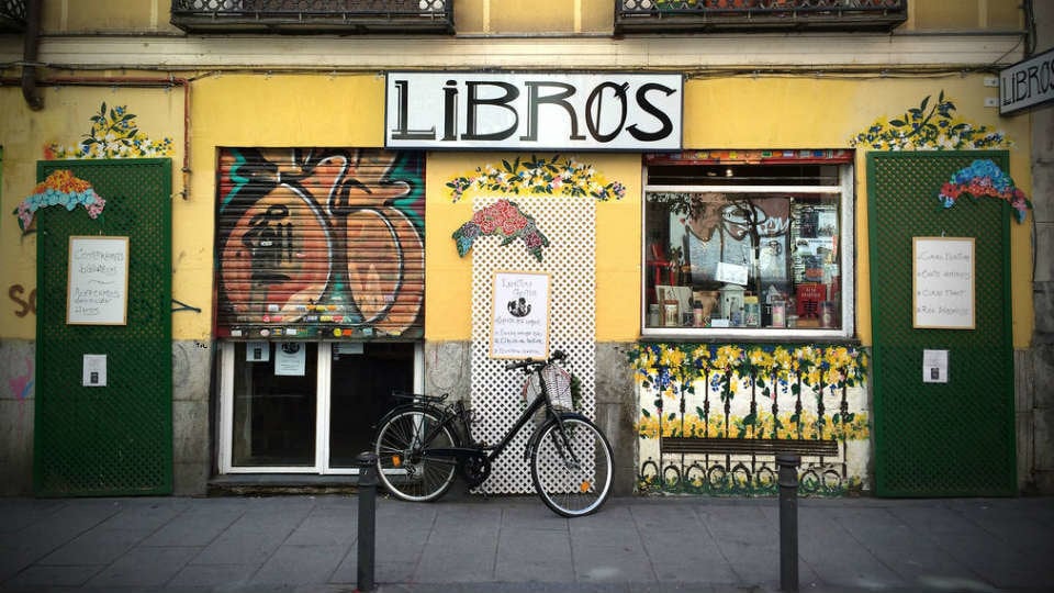 CÓMO MONTAR UNA LIBRERÍA Y NO MORIR EN EL INTENTO – Cartelera Turia